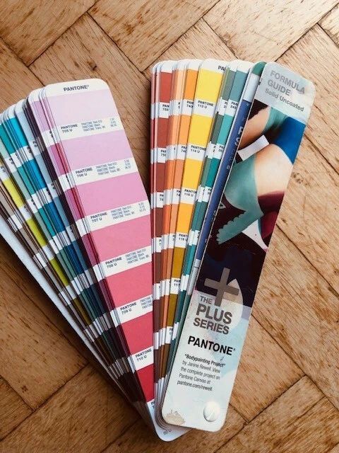 PANTONE FORMULA GUIDE Solid Uncoated The +Plus Series EUR 80,00 ...