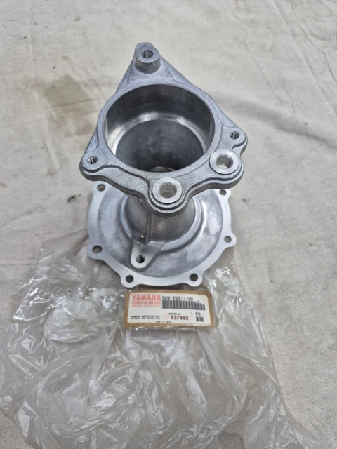YAMAHA MOTO 4 Yfm200N Axle Carrier Bearing Housing Rear Axle 52G-25311 ...