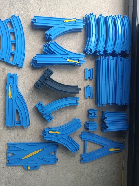TOMY TRACKMASTER THOMAS The Tank Engine Blue Train Track 94 Pieces ...