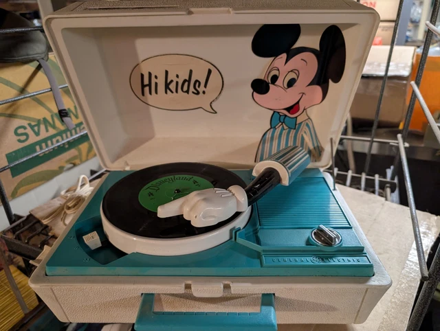 RARE VINTAGE WALT Disney Production Mickey Mouse Record Player. WORKS ...