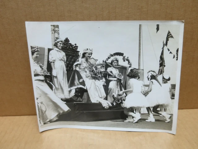DEVONPORT CARNIVAL PHOTOGRAPHY Queen's Chariot Miss Barbara STADDON ...