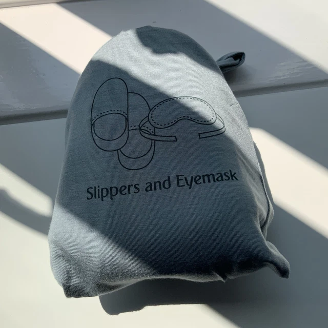 EMIRATES BUSINESS CLASS Slippers and Eye Mask Kit Flight Amenity ...