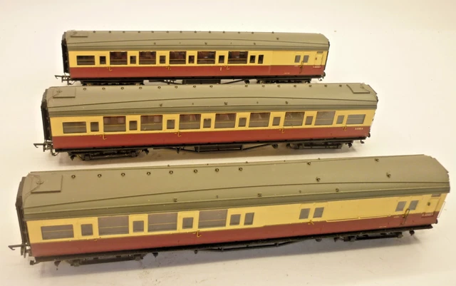 3 X HORNBY 00 gauge BR MAUNSELL HIGH WINDOW COACHES - R4343C R4248C ...
