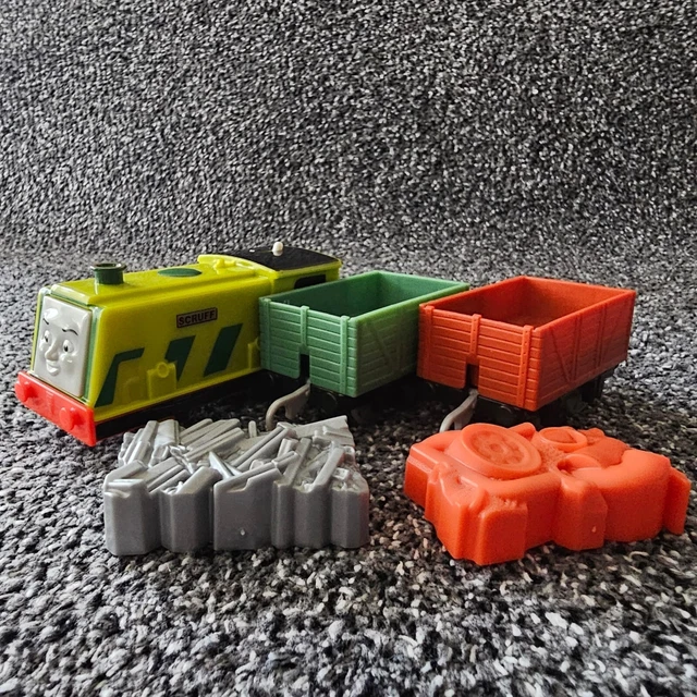 THOMAS THE TANK Engine Tomy Trackmaster Scruff Train with Tenders £16. ...