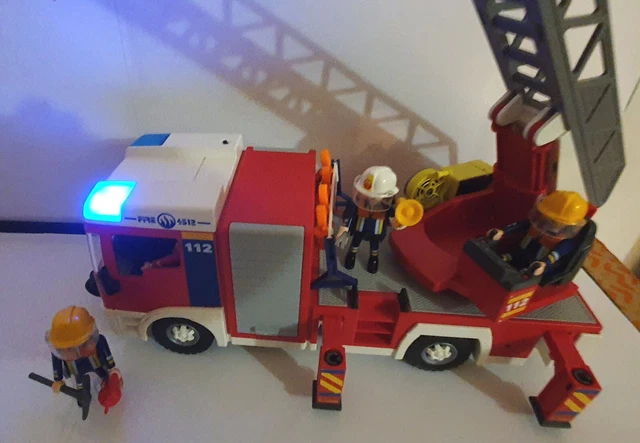 PLAYMOBIL - Ref 4820 Camion De Pompier Avec Grande Echelle + Gyro + 6 Pompiers EUR 55,00 ...