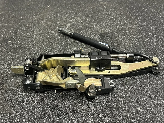 GENUINE BMW E46 3 Series Convertible Right Roof Top Locking Mechanism ...