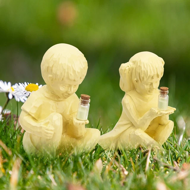 SOLAR FIREFLIES GARDEN Decoration Resin Statue of Boy and Girl Holding ...