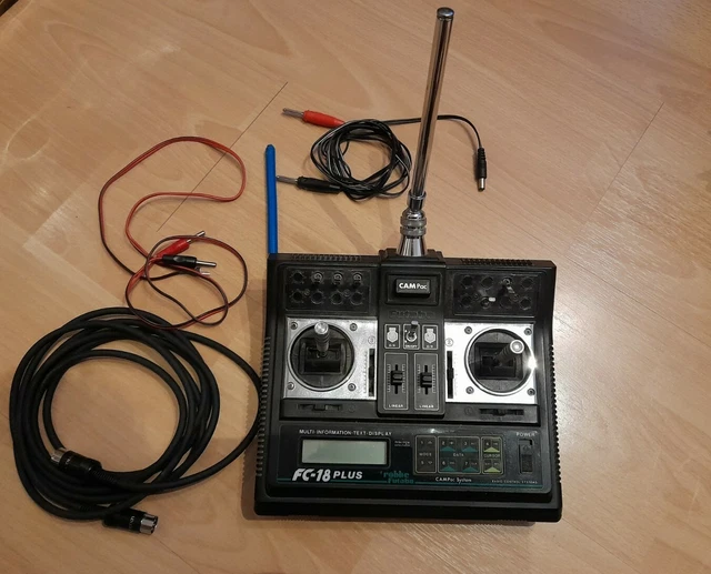 ROBBE FUTABA FC 18 plus mit 40 Mhz Modul Cam Pac Ladekabel Datenkabel ...