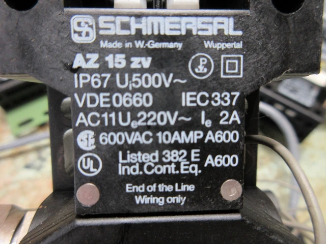 SCHMERSAL VERRIEGELUNG SCHALTER Az 15 Zv IP67 U 500V VDE0660 IEC337 Mit ...