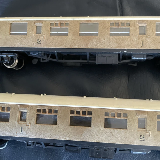 HORNBY OO GAUGE VINTAGE FLYING SCOTSMAN LNER THOMPSON COACHES x 2 see ...