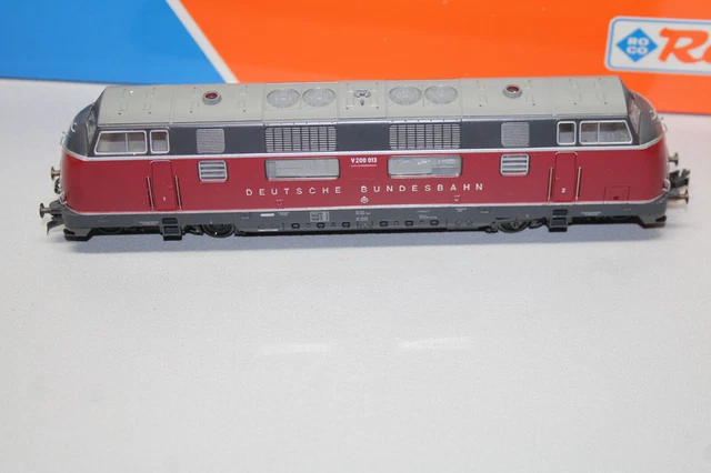 ROCO 43522 DIESELLOK Baureihe V200 013 DB Spur H0 OVP EUR 79,95 ...