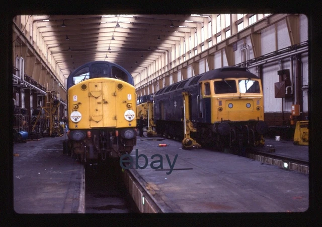 ORIGINAL 35MM SLIDE - Class 40's & 47 get attention inside Reddish TMD ...