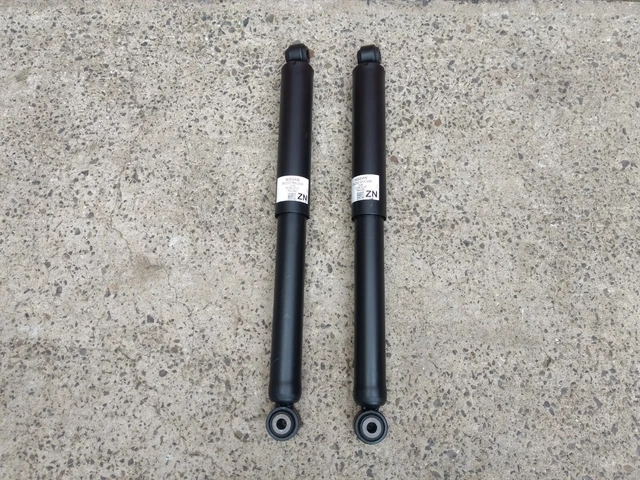 GENUINE 2022 NISSAN NAVARA NP300 D23 4x4 SUSPENSION REAR SHOCK ...