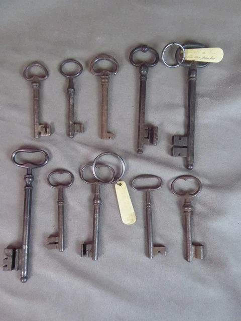 SERIE DE 10 CLEFS DE PORTES ou MEUBLES, anciennes. EUR 9,00 - PicClick FR