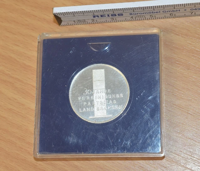 DDR MEDAILLE »30 Jahre Vereinigungsparteitag Land Sachsen 1946 - 1976 ...