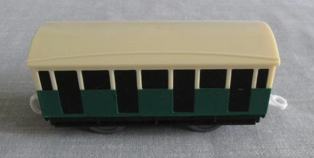THOMAS & FRIENDS Trackmaster Train Green Yellow Black Passenger Coach ...