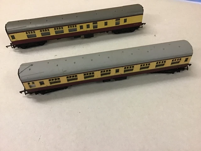 “MAINLINE” COACH AND Triang Brake coach, oo gauge. “Blood and Custard ...