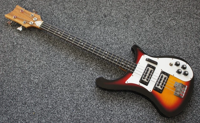 RARE EARLY 1970'S KAY K-20B BASS GUITAR - SHORT SCALE - SUNBURST £345. ...