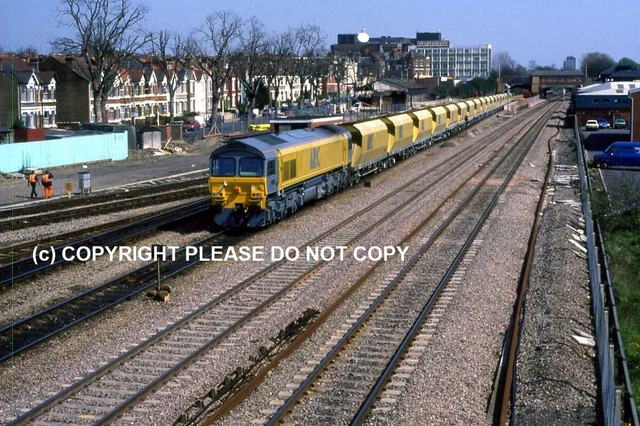 35MM SLIDE BR British Railways Diesel Loco Class 59 59104 West London ...