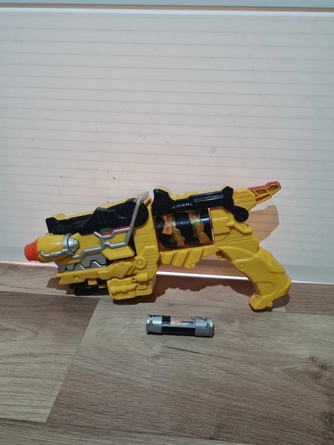 POWER RANGERS DINO Charge Yellow Deluxe Morpher Gun & Dino Energem £24. ...