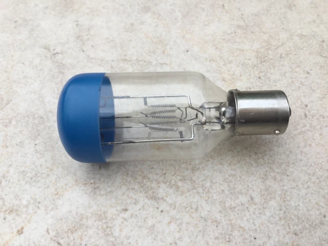 AMPOULE PROJECTEUR DIAPO ancien lampe 300 W 220/230 V modèle BA 15 Bulb ...