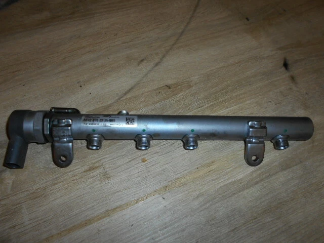 MERCEDES BENZ OM642 CDI FUEL DISTRIBUTOR LEFT A6420702795 A6420700246 ...