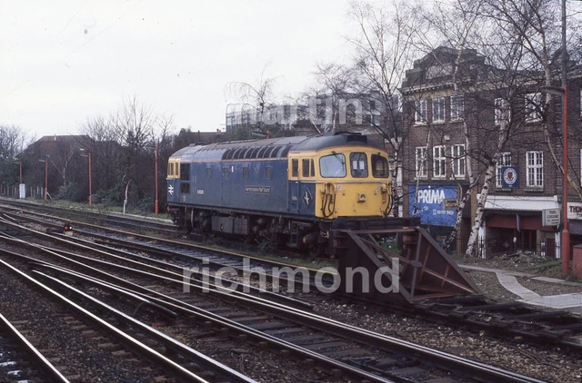 WOKING CLASS 33 33116 11.2.96 Fujichrome 35mm Slide RN367 £2.99 ...