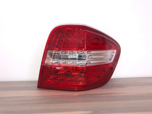 MERCEDES-BENZ W164 HINTEN Rechts Rücklicht Led A 164 820 27 64 ...