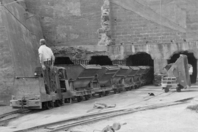 RAILWAY PHOTO 6X4 Newlyn Penlee Roadstone quarry shunting skips to be ...