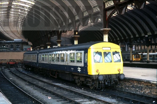 35MM SLIDE BR British Railways DMU Class 101 53214 York 1986 Orig £4.98 ...