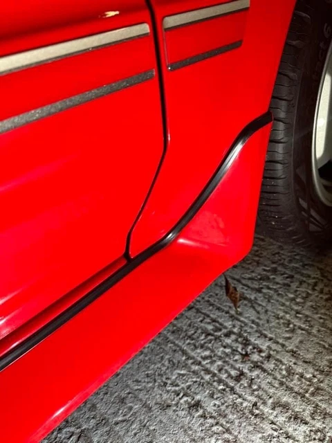 TOYOTA MR2 MK1 NEW SIDE SKIRT TO SILL BLACK RUBBER SEAL / GASKET AW11 £ ...