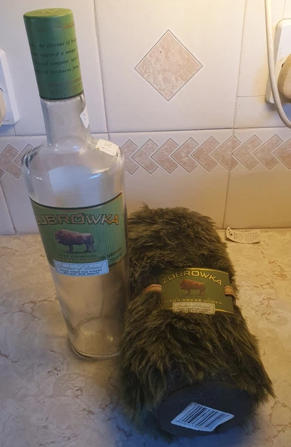 ZUBROWKA VODKA BISON Grass 700ml Glass with green fur jacket empty £9. ...