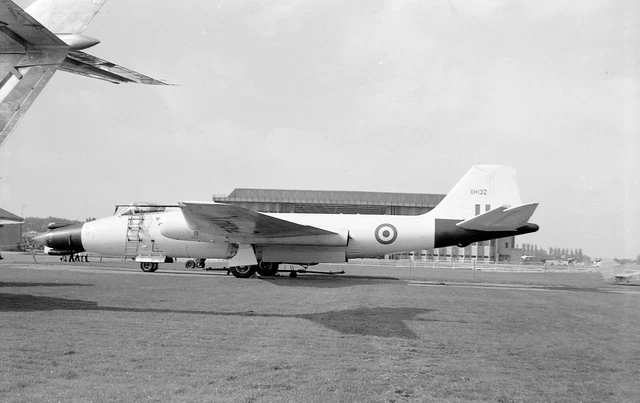 ORIGINAL AIRCRAFT NEGATIVE - Canberra/Short Sc9 Xh132 1967. £1.76 ...