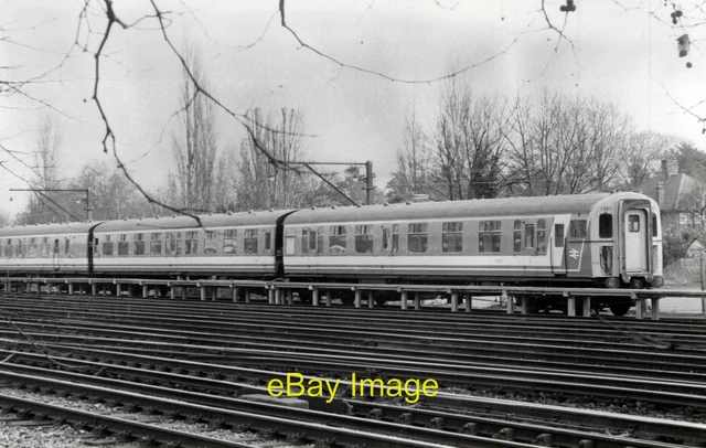 PHOTO RAILWAY 6X4 EMU Class 4CIG NSE 7357 Stabled at Woking c1987 £1.50 ...