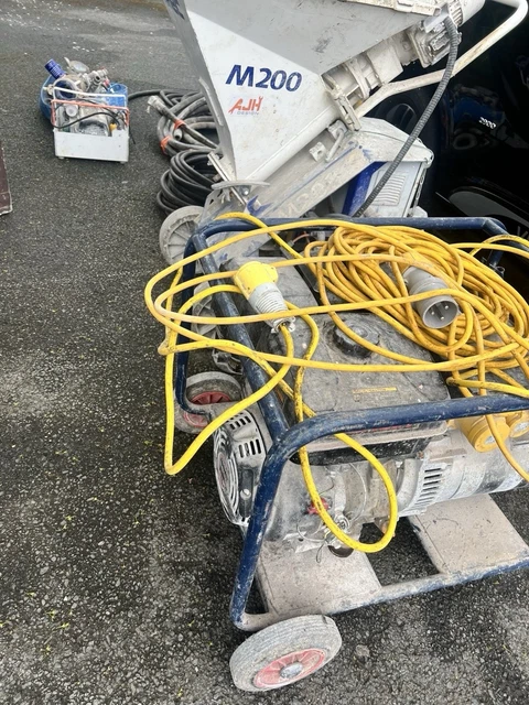 FULL MTEC M200 Electric Plaster/Render Spray Pump Machine w/ spare ...