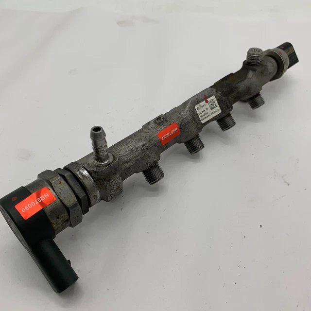 2013 AUDI A3 s3 8VM,8VS FUEL COMMON INJECTION RAIL 04L089 D £37.54 ...