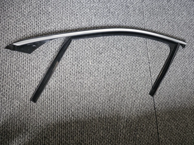 MERCEDES E CLASS W213 Passenger Front Door Window Seal & Upper Chrome ...