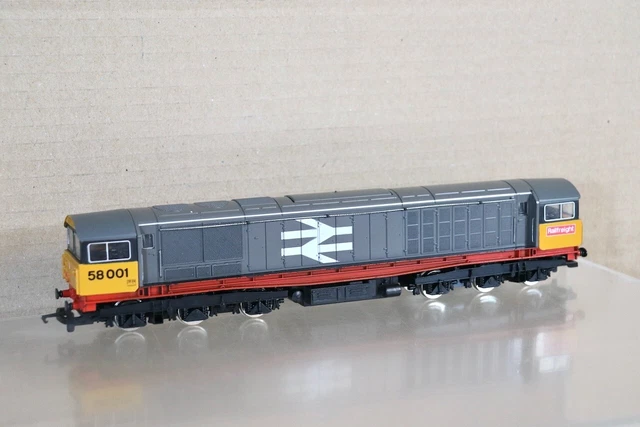 HORNBY R250 BR RAILFREIGHT CLASS 58 DIESEL LOCOMOTIVE 58001 od £44.50 ...