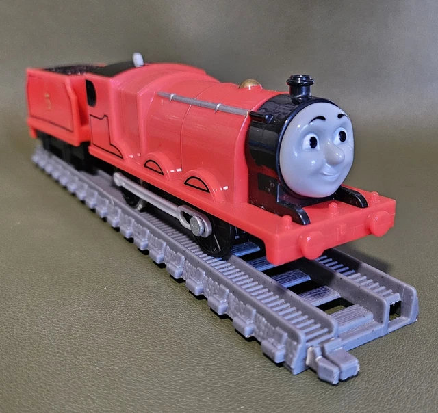MOTORIZED TRACKMASTER THOMAS and Friends - JAMES £7.50 - PicClick UK