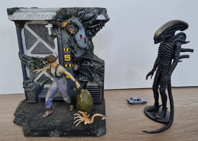 FIGURINE RIPLEY DIORAMA ALIENS ALIEN Statue Giger Facehugger Xenomorph ...