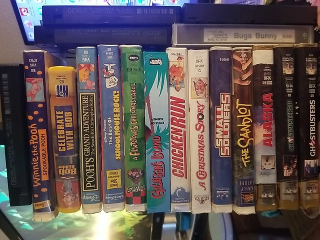 VHS LOT 18 Kids Movies Ghostbuster Small Soldiers The Sandlot A ...