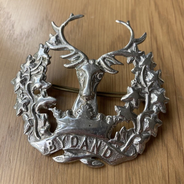 BRITISH MILITARY CAP Badge Gordon Highlanders "Bydand" Vintage Pin £15. ...