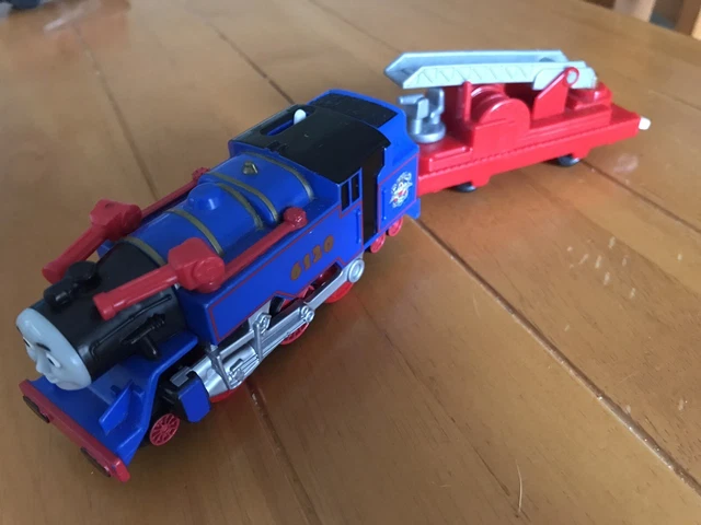 THOMAS AND FRIENDS TrackMaster Belle Train with Original Fire Truck £18 ...