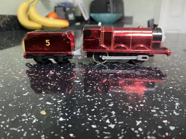 THOMAS & FRIENDS TrackMaster Celebration James Motorized Engine - Red ...