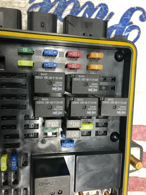 FREIGHTLINER EATON POWER Distribution Module Fuse Panel A66-05172-001 £ ...