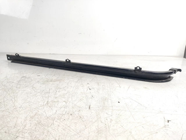 MERCEDES-BENZ VITO W447 Right Sliding Door Center Guide Rail ...