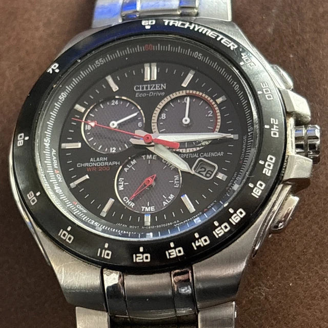 CITIZEN ECO DRIVE Solar Chronograph WR200 With New Capacitor Battery ...
