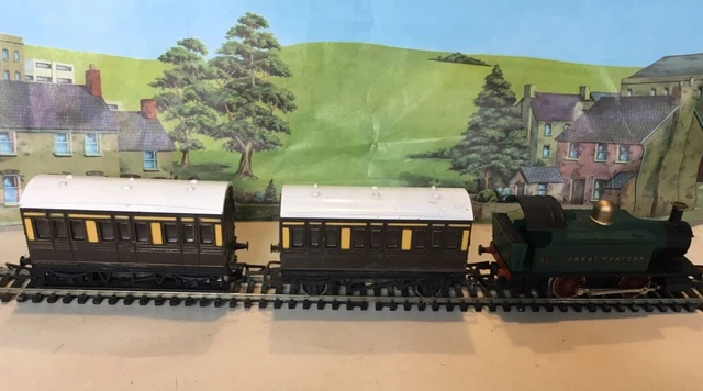 HORNBY OO GWR Holden Tank 101 Loco R077 and 2 x R446 4-wheel coaches ...