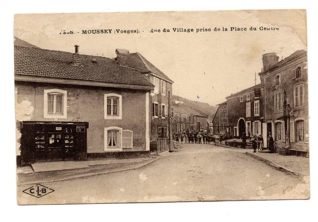 CPA -88- MOUSSEY - Rue du village prise de la place du centre - animée -voy.1946 EUR 0,50 ...