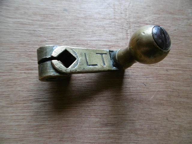 GENUINE 1930'S LONDON UNDERGROUND TUBE TRAIN RAILWAY WINDOW OPENER ...